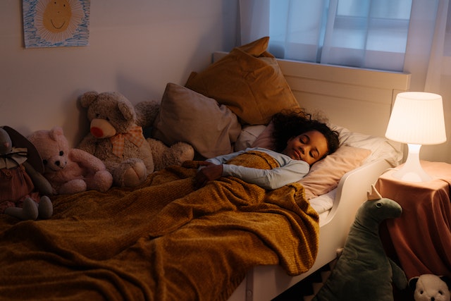 How Does Screen Time Affect Children S Sleep Guide